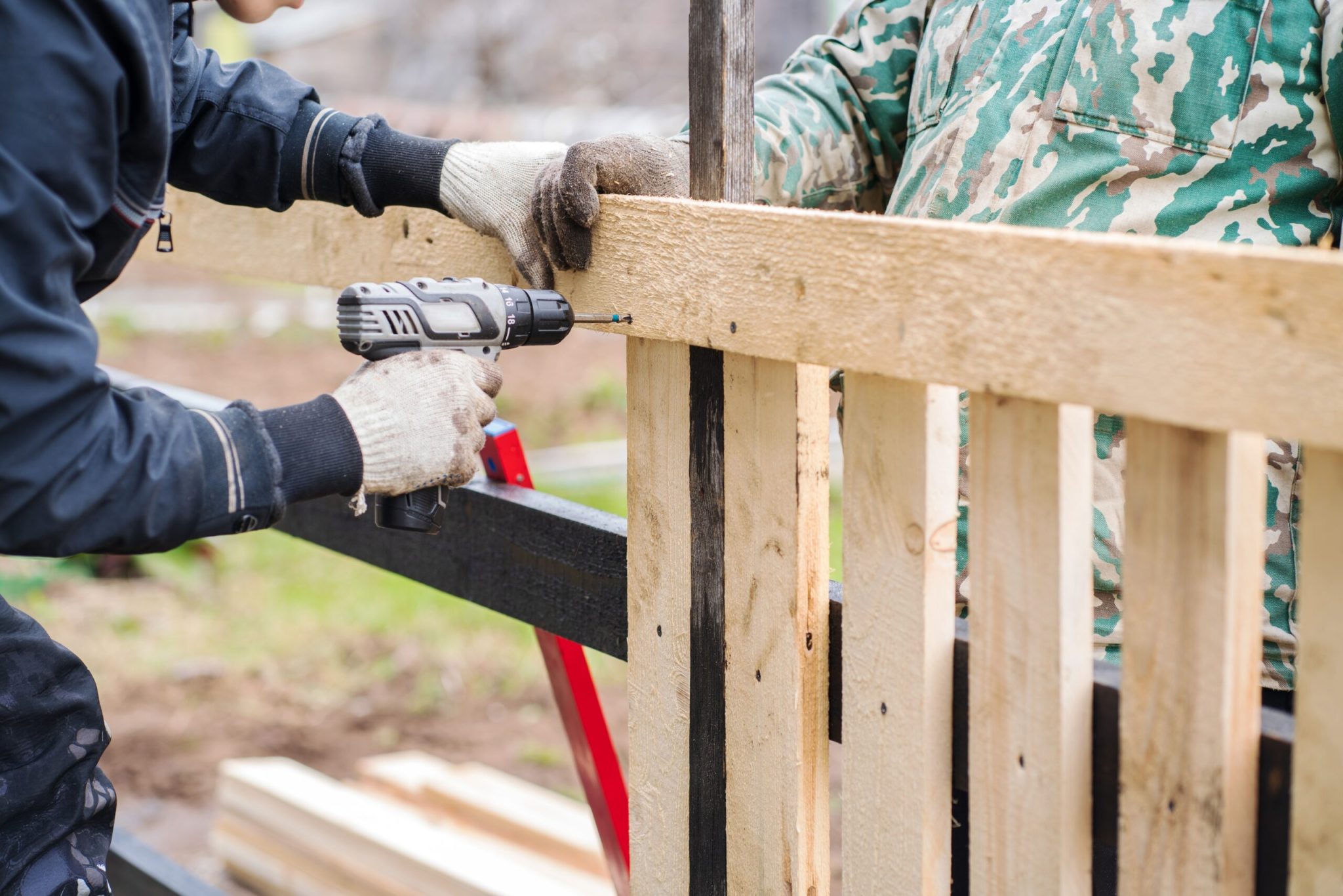 Expert Fence Building Services in Tigard, OR | Next Level Decks and ...